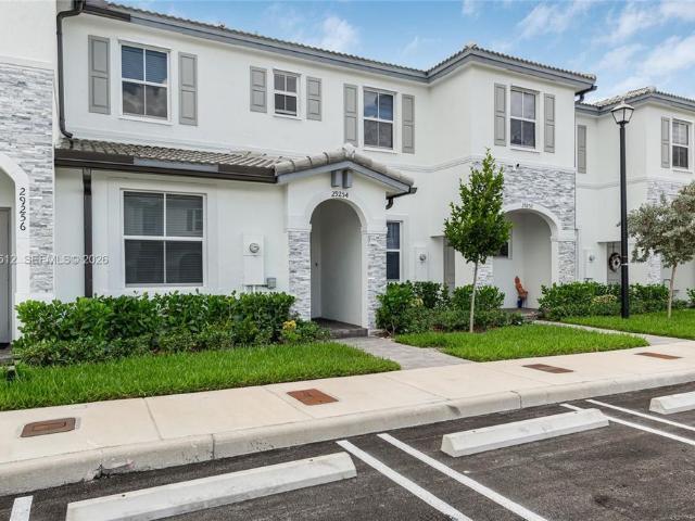 3 bedroom luxury Townhouse for sale in Homestead, Florida