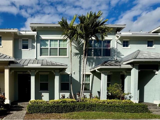 3 bedroom luxury Townhouse for sale in Hollywood, Florida