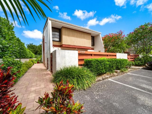 3 bedroom luxury Townhouse for sale in Hollywood, Florida