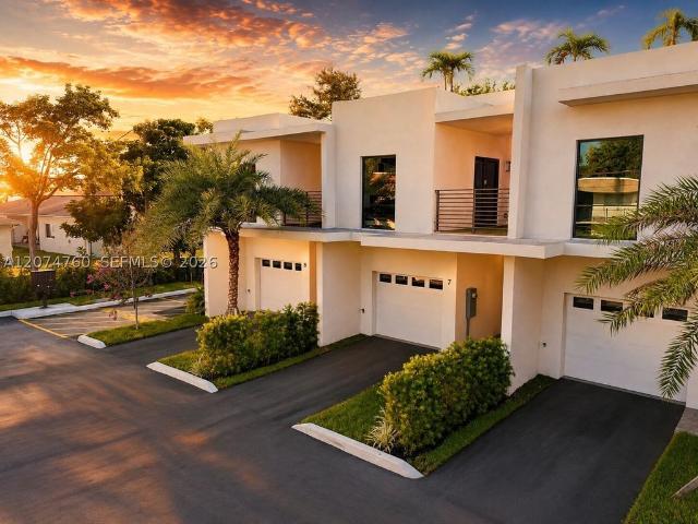 3 bedroom luxury Townhouse for sale in Hollywood, Florida