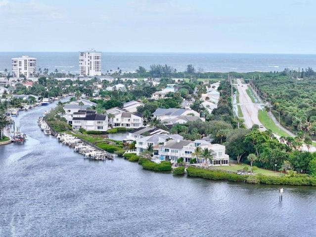 3 bedroom luxury Townhouse for sale in Hutchinson Island South, Florida