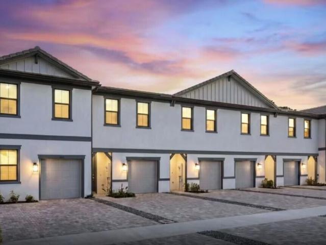 3 bedroom luxury Townhouse for sale in Lantana, United States