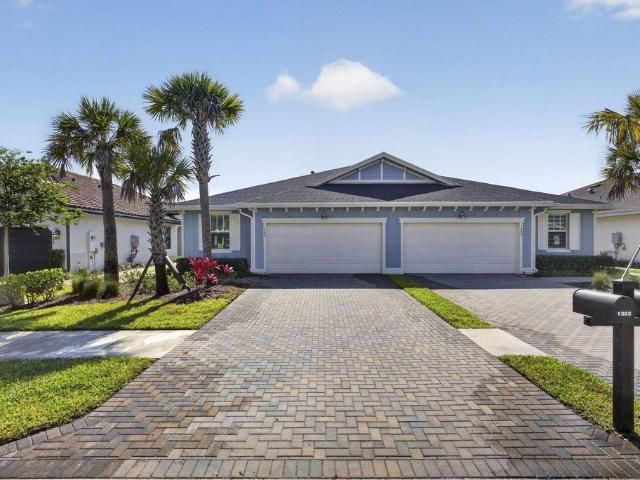 3 bedroom luxury Townhouse for sale in Loxahatchee Groves, Florida
