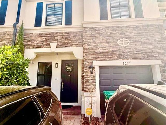 3 bedroom luxury Townhouse for sale in Miami Terrace Mobile Home, Florida