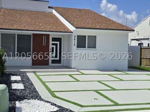 3 bedroom luxury Townhouse for sale in Miami Terrace Mobile Home, Florida