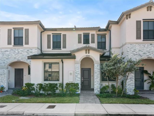 3 bedroom luxury Townhouse for sale in Miami, Florida