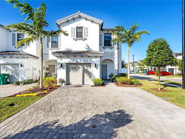 3 bedroom luxury Townhouse for sale in Miami Gardens, Florida