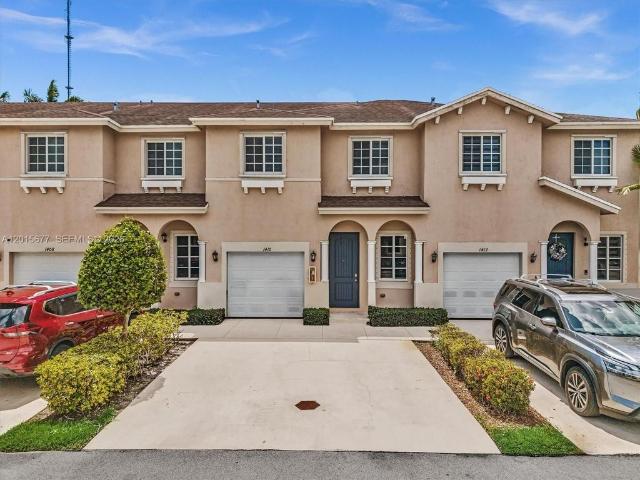 3 bedroom luxury Townhouse for sale in Miami Gardens, Florida