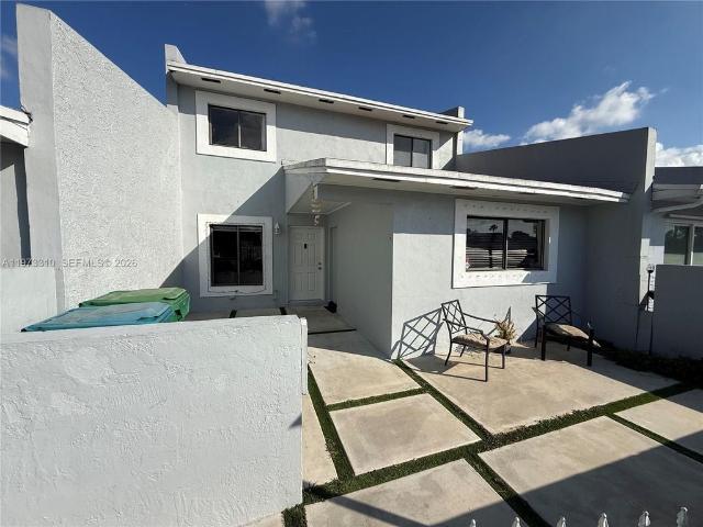 3 bedroom luxury Townhouse for sale in Miami Gardens, Florida