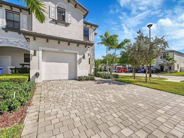 3 bedroom luxury Townhouse for sale in Miami Gardens, United States