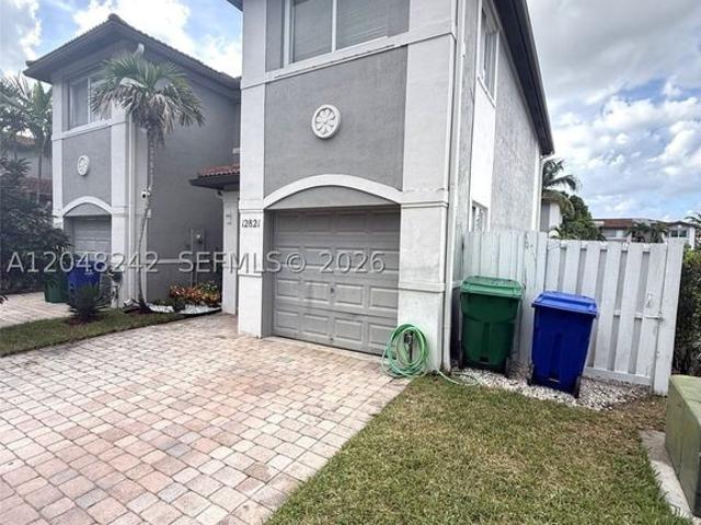 3 bedroom luxury Townhouse for sale in Miramar, Florida