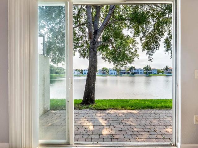 3 bedroom luxury Townhouse for sale in Miramar, United States
