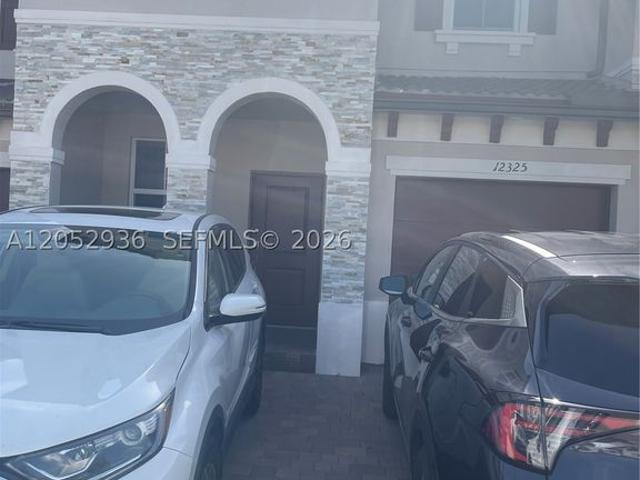 3 bedroom luxury Townhouse for sale in North Miami, Florida