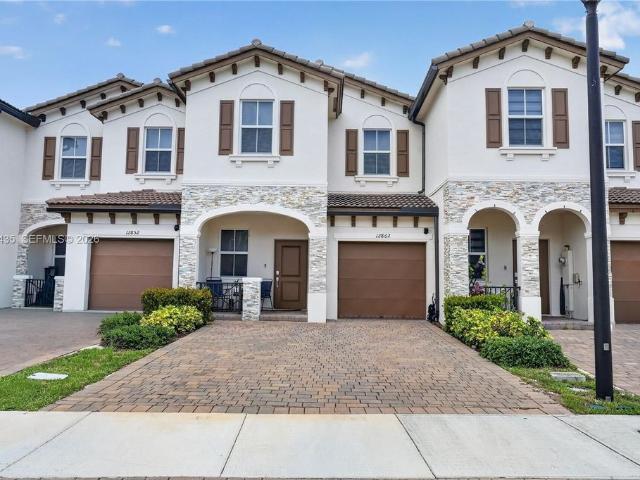 3 bedroom luxury Townhouse for sale in North Miami, Florida