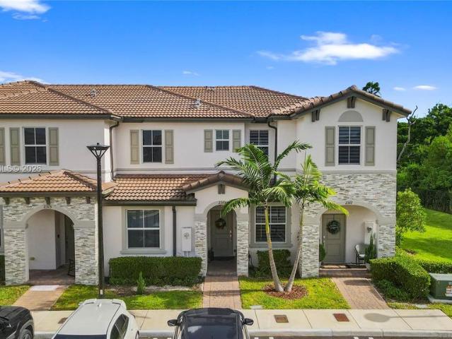 3 bedroom luxury Townhouse for sale in North Miami, Florida
