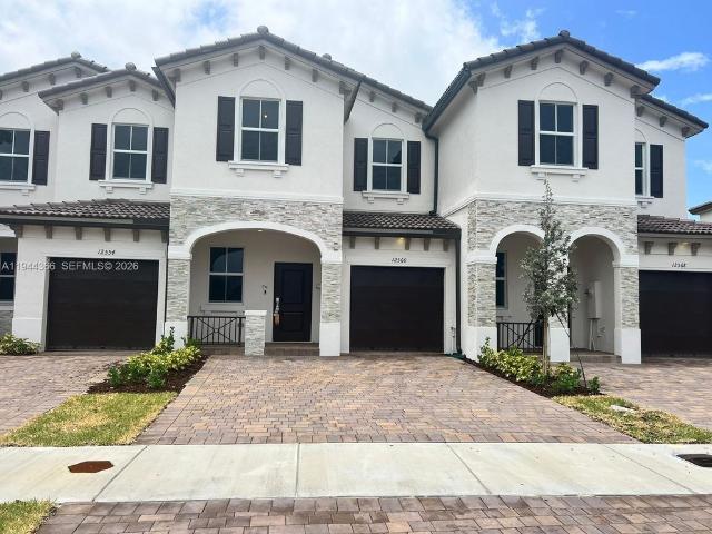 3 bedroom luxury Townhouse for sale in North Miami, Florida