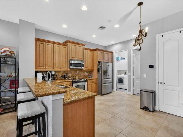 3 bedroom luxury Townhouse for sale in Palm Beach Gardens, Florida