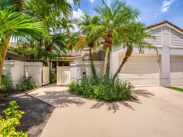 3 bedroom luxury Townhouse for sale in Palm Beach Gardens, Florida