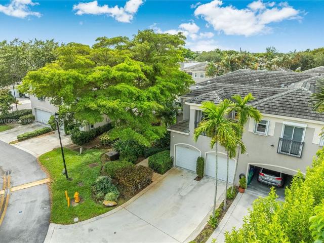 3 bedroom luxury Townhouse for sale in Palmetto Bay, Florida