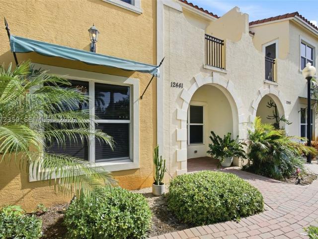 3 bedroom luxury Townhouse for sale in Pembroke Pines, Florida
