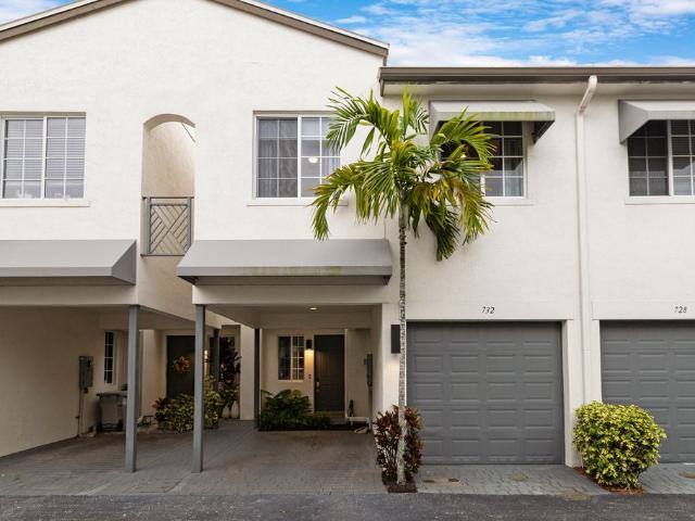 3 bedroom luxury Townhouse for sale in Pompano Beach, Florida