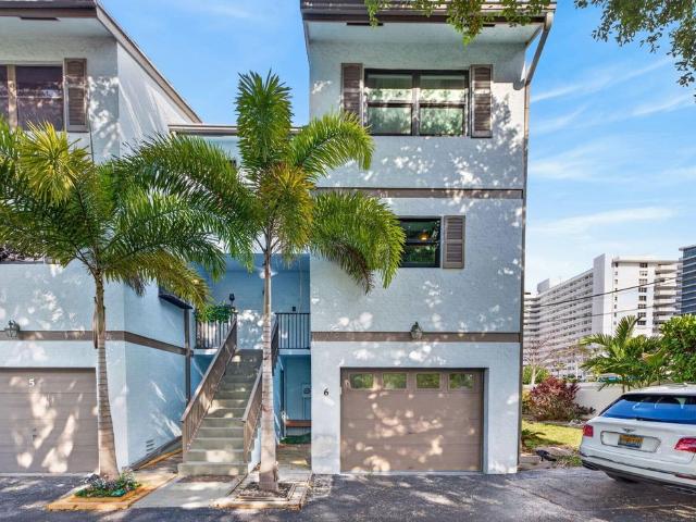 3 bedroom luxury Townhouse for sale in Pompano Beach, Florida