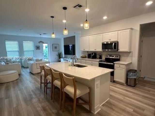 3 bedroom luxury Townhouse for sale in Plantation, Florida