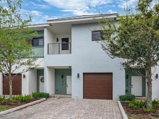 3 bedroom luxury Townhouse for sale in Plantation, Florida