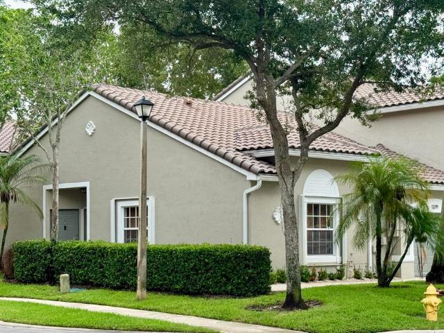3 bedroom luxury Townhouse for sale in Plantation, Florida