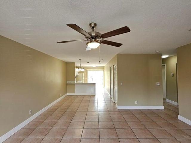3 bedroom luxury Townhouse for rent in West Palm Beach, Florida