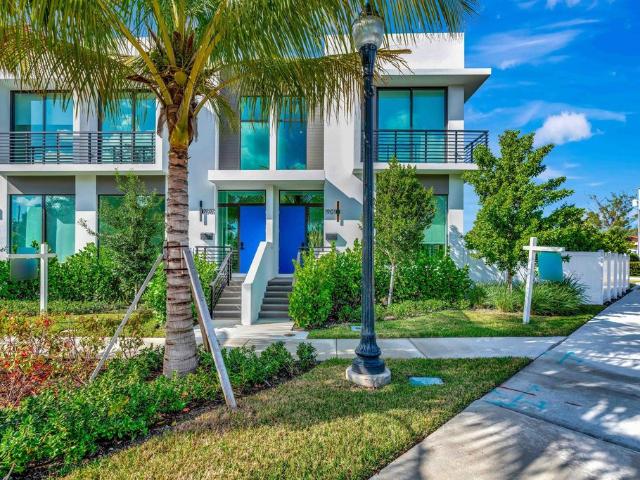 3 bedroom luxury Townhouse for rent in West Palm Beach, Florida