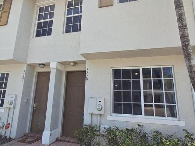 3 bedroom luxury Townhouse for rent in West Palm Beach, United States