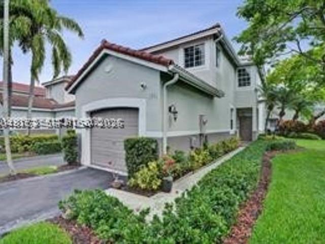 3 bedroom luxury Townhouse for rent in Weston, Florida