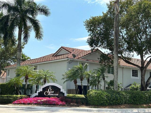 3 bedroom luxury Townhouse for rent in Weston, United States