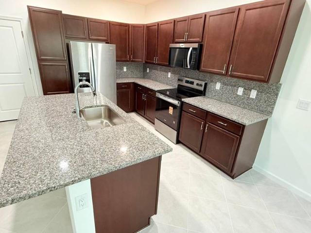 3 bedroom luxury Townhouse for rent in Westlake, Florida