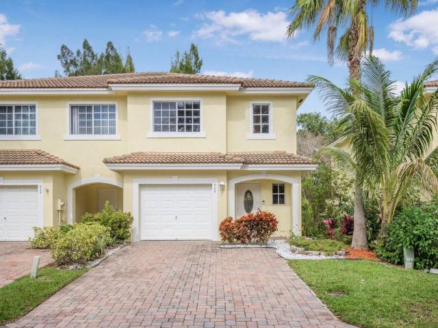 3 bedroom luxury Townhouse for rent in Aventura, United States