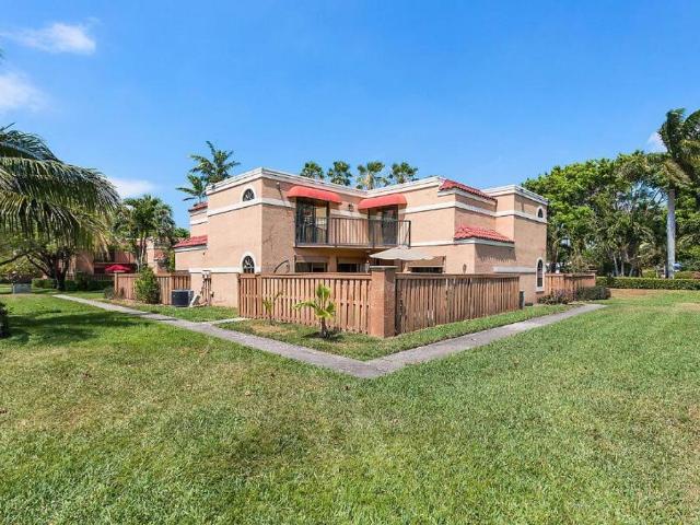 3 bedroom luxury Townhouse for rent in Boca Raton, Florida