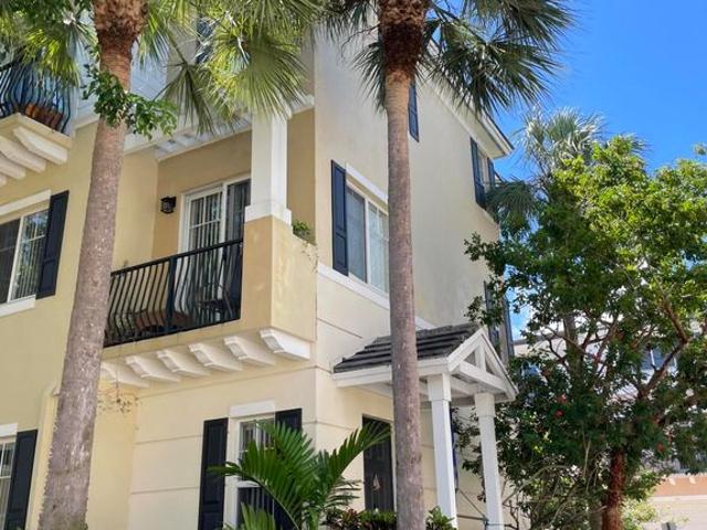 3 bedroom luxury Townhouse for rent in Boca Raton, Florida