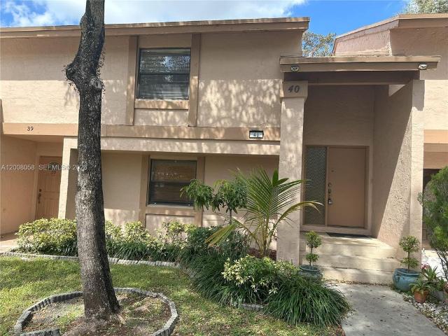 3 bedroom luxury Townhouse for rent in Cooper City, Florida