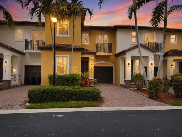 3 bedroom luxury Townhouse for rent in Coconut Creek, Florida