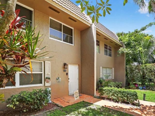3 bedroom luxury Townhouse for rent in Coral Springs, Florida
