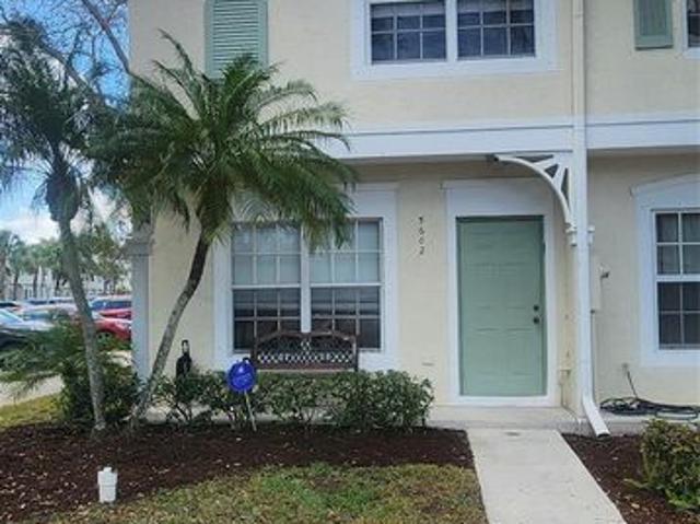 3 bedroom luxury Townhouse for rent in Coral Springs, Florida