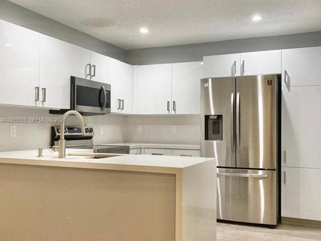 3 bedroom luxury Townhouse for rent in Dania Beach, Florida
