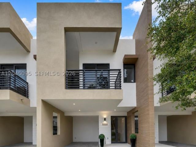 3 bedroom luxury Townhouse for rent in Dania Beach, Florida