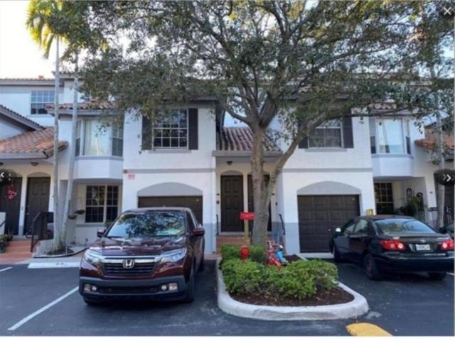 3 bedroom luxury Townhouse for rent in Davie, Florida