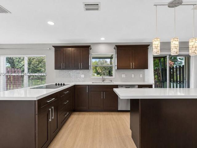 3 bedroom luxury Townhouse for rent in Davie, Florida