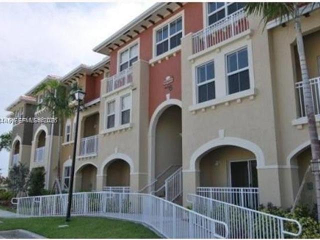 3 bedroom luxury Townhouse for rent in Doral, United States
