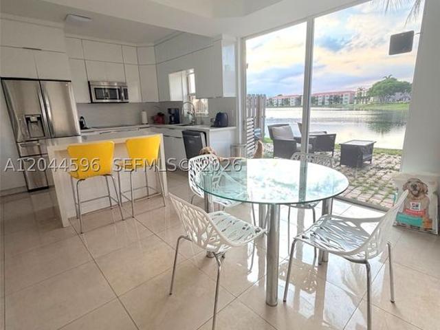3 bedroom luxury Townhouse for rent in Doral, United States