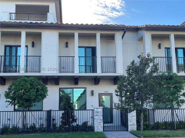 3 bedroom luxury Townhouse for rent in Doral, Florida