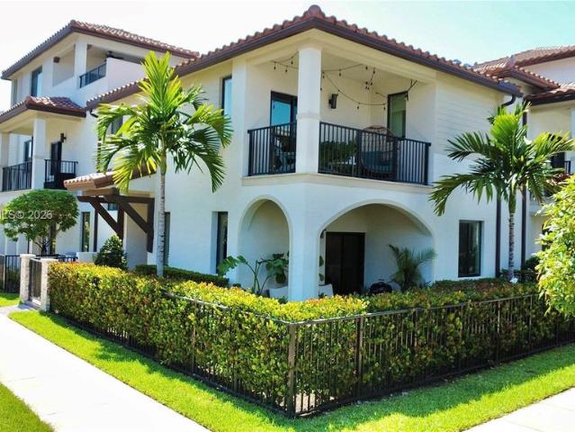 3 bedroom luxury Townhouse for rent in Doral, Florida